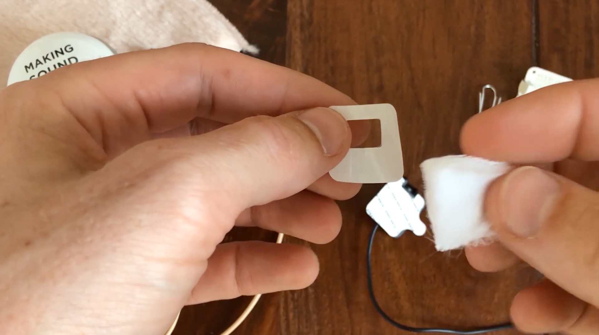 How to Mount The Windbubble Correctly on your Microphone